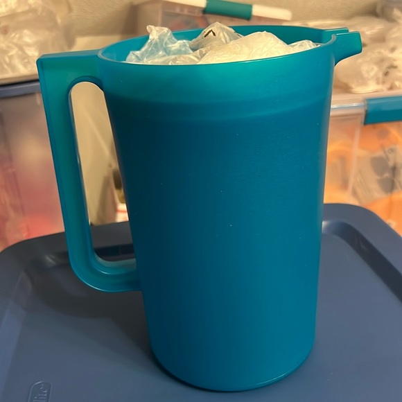 Tupperware | Dining | New Tupperware Gallon Classic Sheer Round Pitcher ...